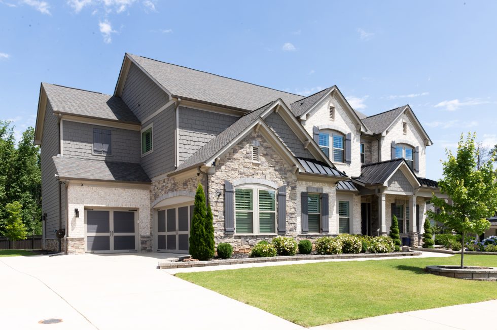 Choosing the Perfect House Colors to Complement Your Stone Veneer ...